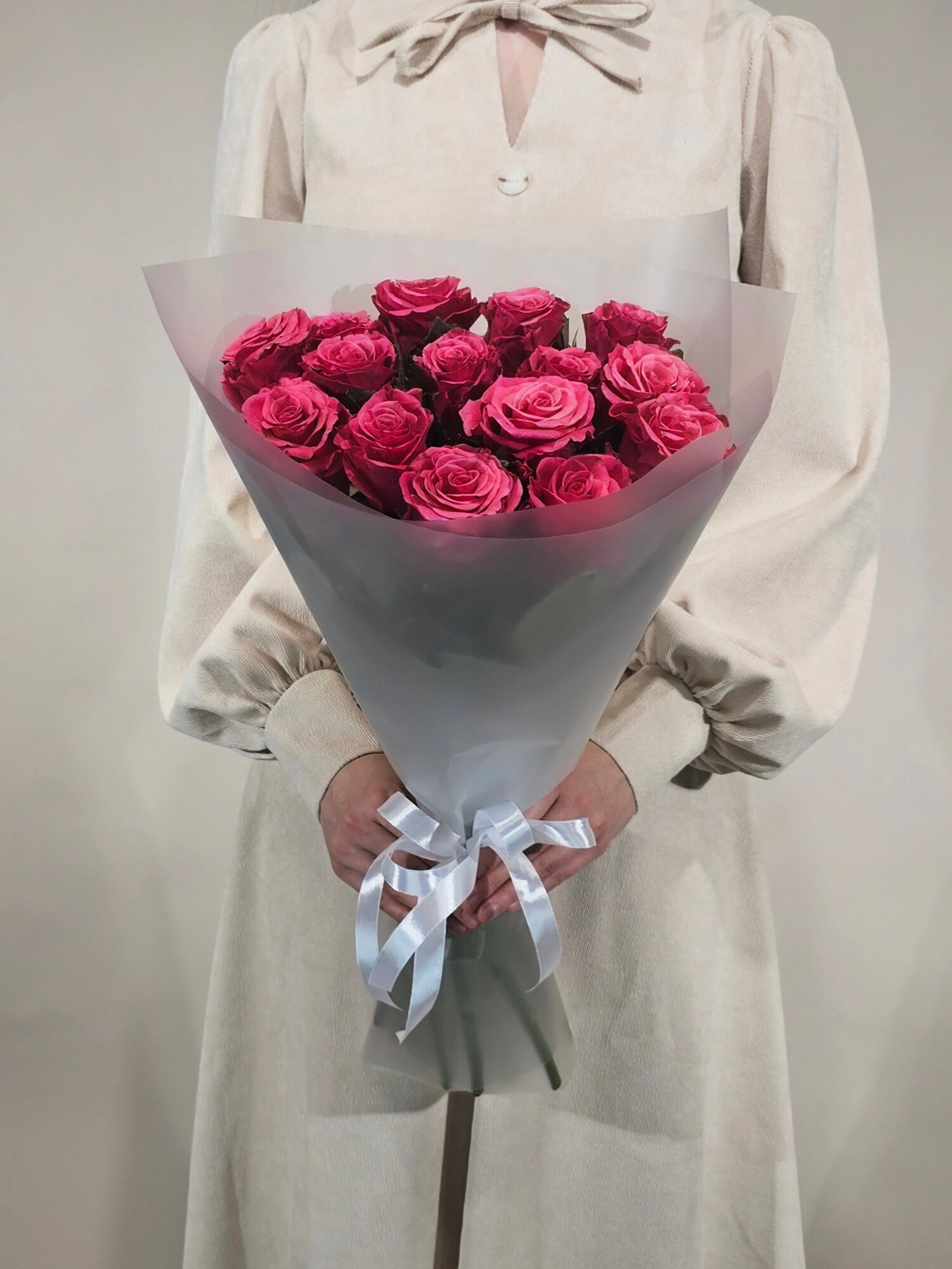 Букет из малиновых роз Кения les fleur В0005, 15 штук, удобная доставка, скидки