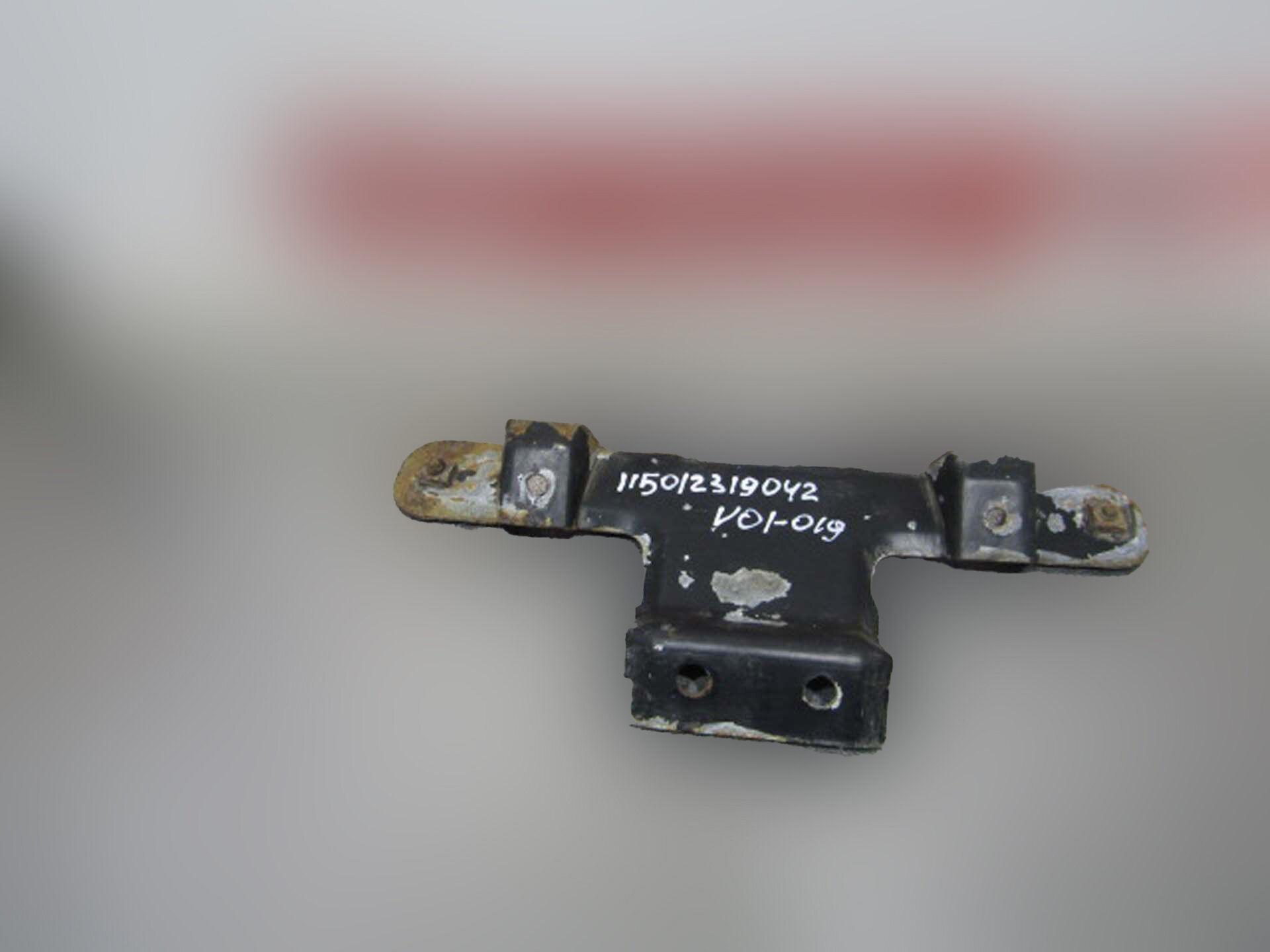 Кронштейн переднего крыла верхний Volvo FH