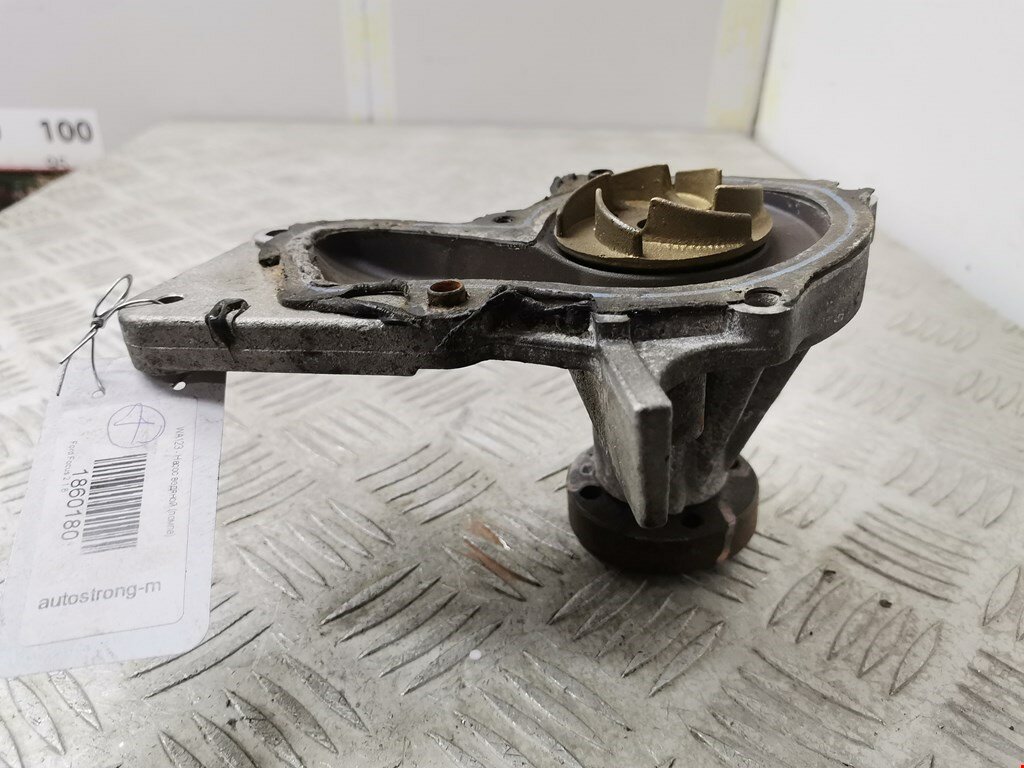 Насос водяной (помпа) Ford Focus 2 1778516 арт. 1860180
