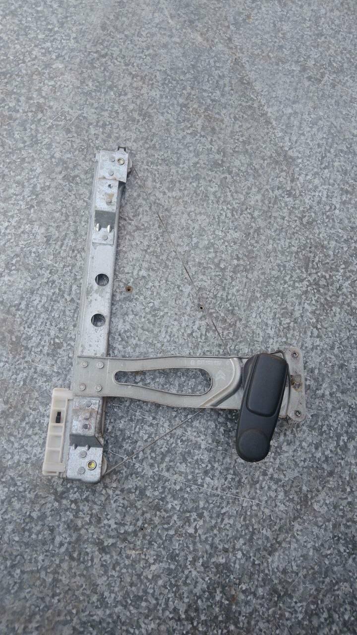 Стеклоподъемник задний левый Citroen C3 (2002 - 2006) 963981748