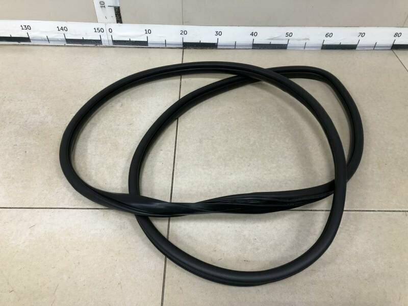 Уплотнитель проема двери задней левой Kia Ceed JD 2012-2018 кат.номер: 83110A2000