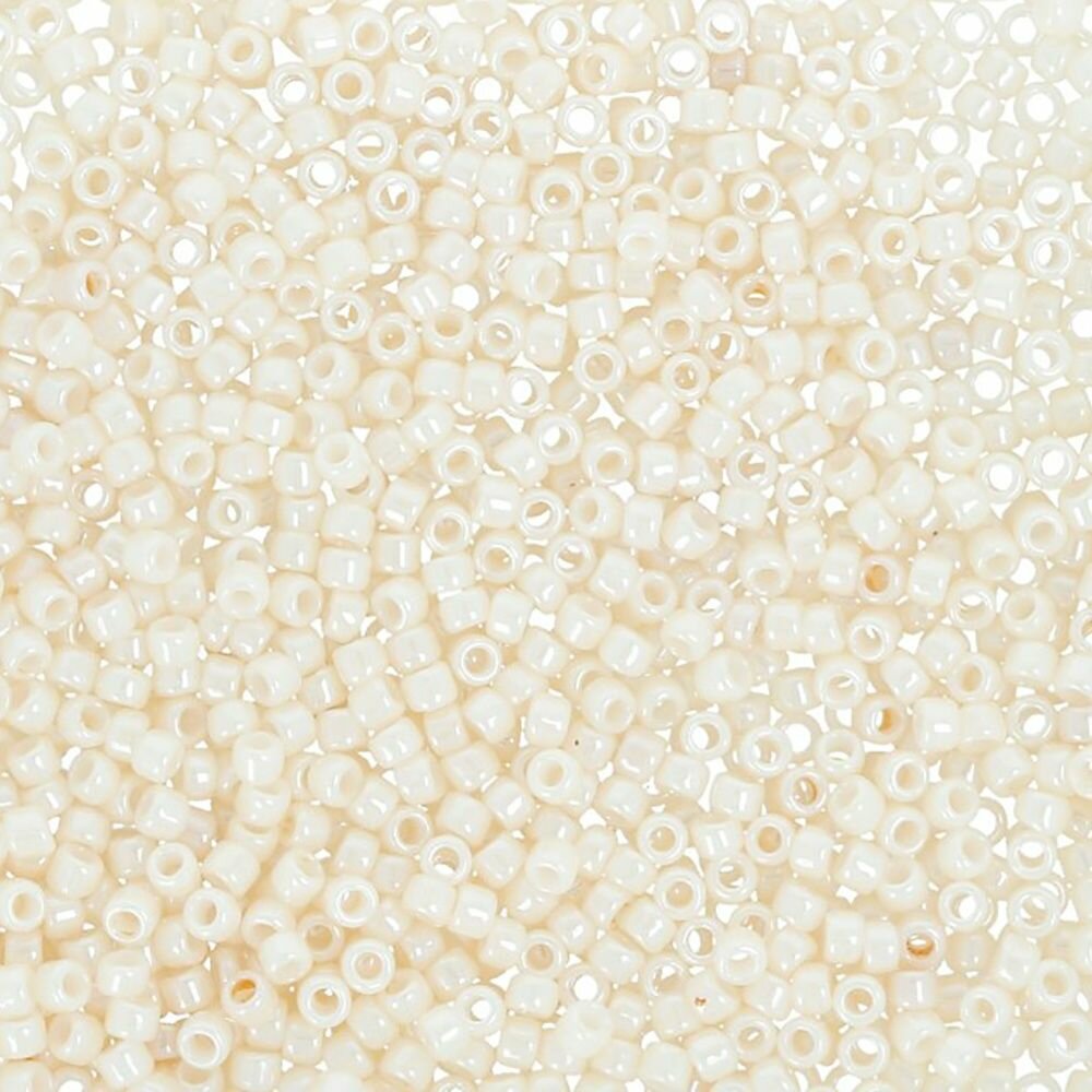 Бисер круглый TOHO 15/0, 2, 1,5 мм, 5х5 г, №0123, кремовый перламутровый