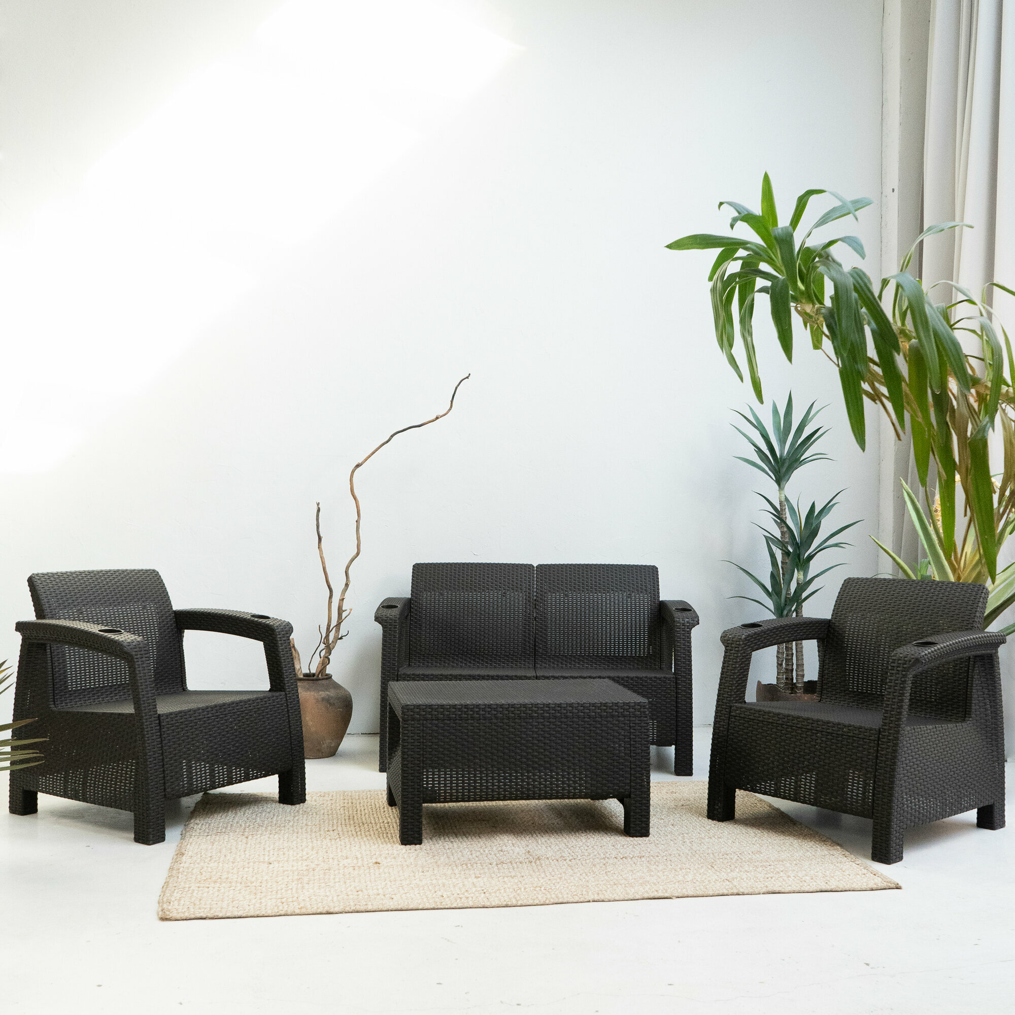 Комплект мебели Альтернатива Wiilla, для 4 персон, пластик, устойчивый к УФ-излучению, коричневый