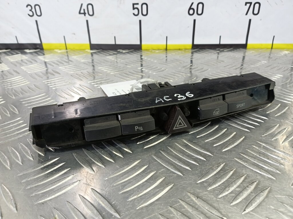 Блок кнопок Б/У для Opel ASTRA H (2004—2007) 6240301