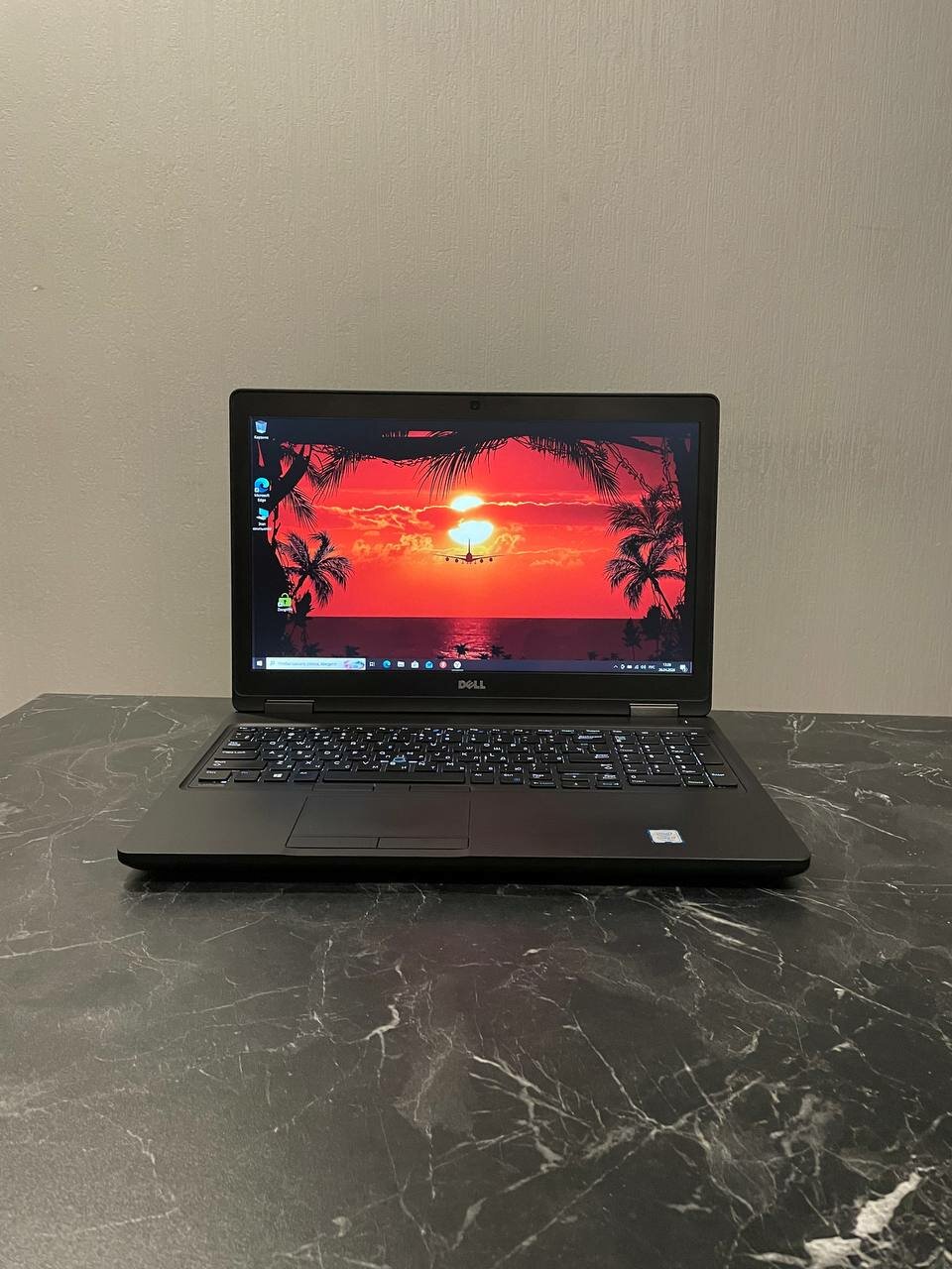 15.6" Ноутбук Dell Latitude 3520, Intel Core i7-7820HQ, RAM 8 ГБ, SSD 256 ГБ, Intel HD Graphics 530, Nvidia Quadro M620