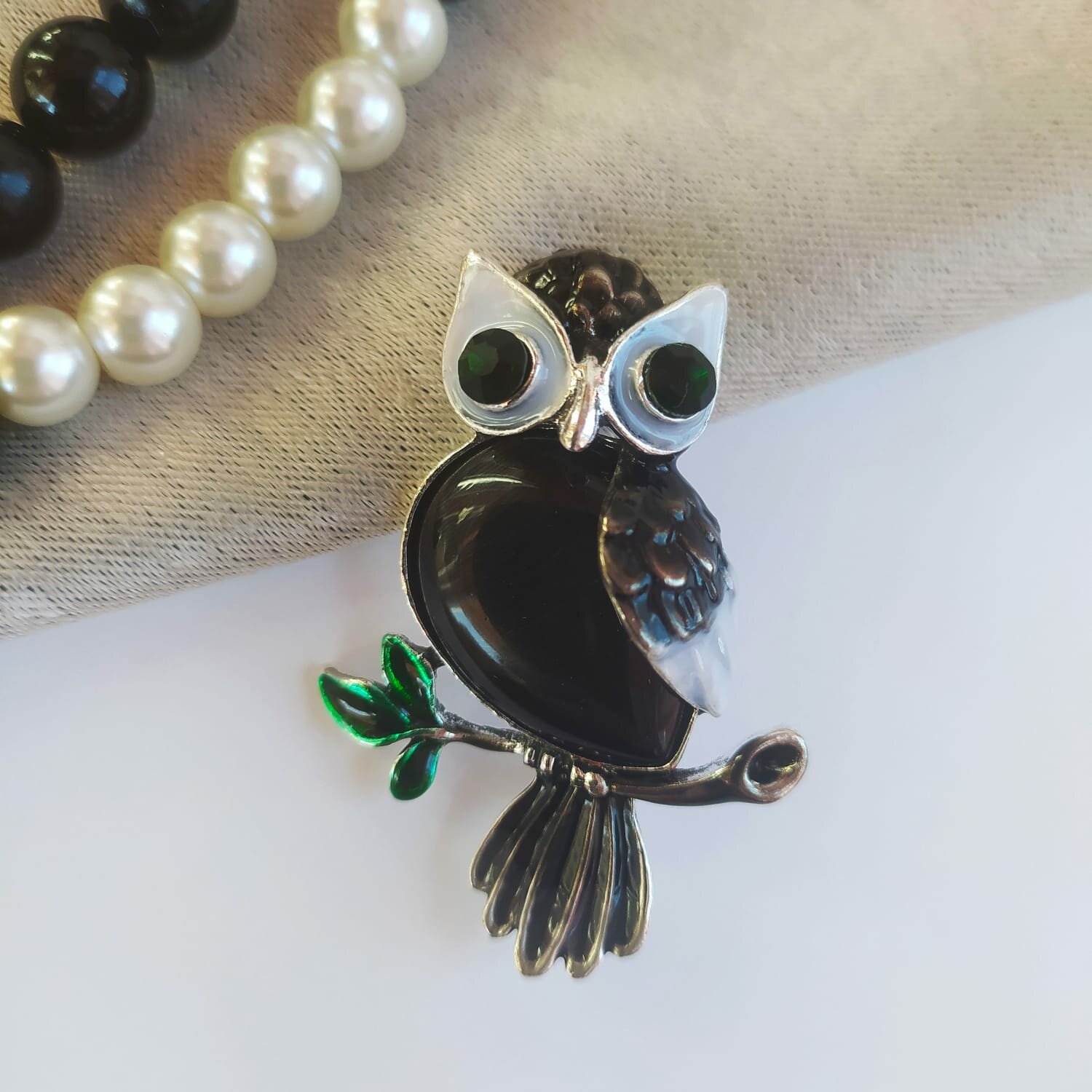 Брошь, эмаль, стразы