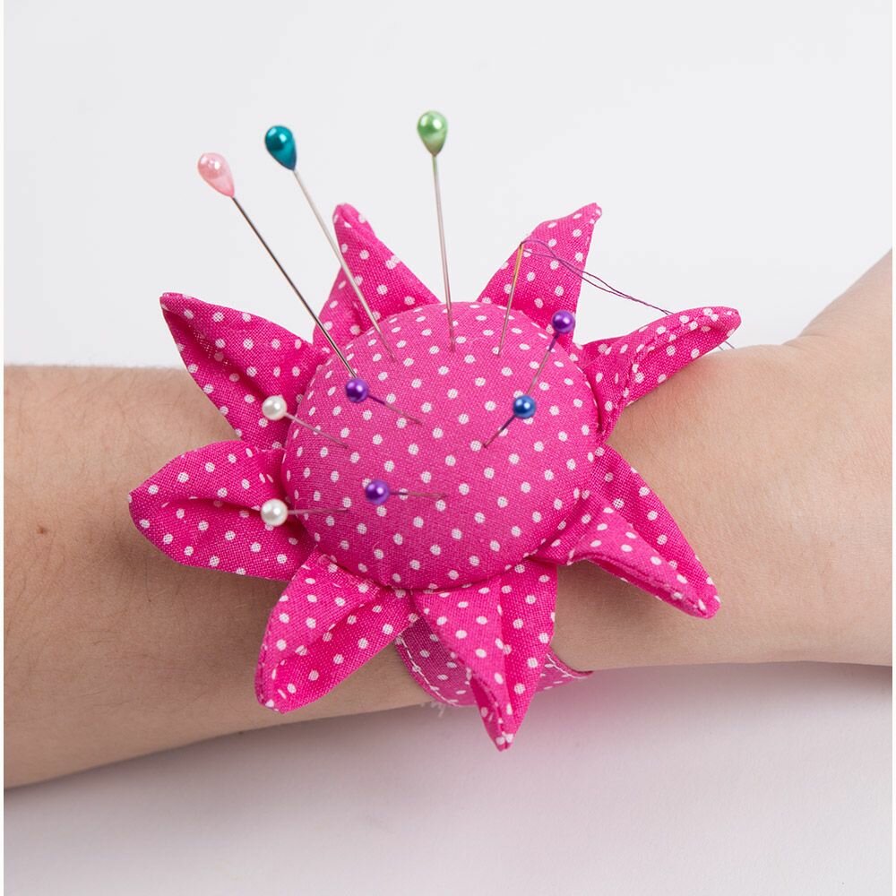 Подушечка для игл на руку 9 см "Цветок"