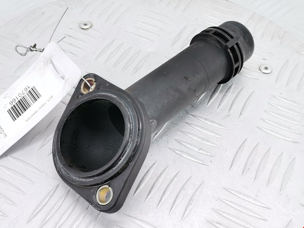 Корпус термостата Volkswagen Passat 5 06B121121L арт. 1670166