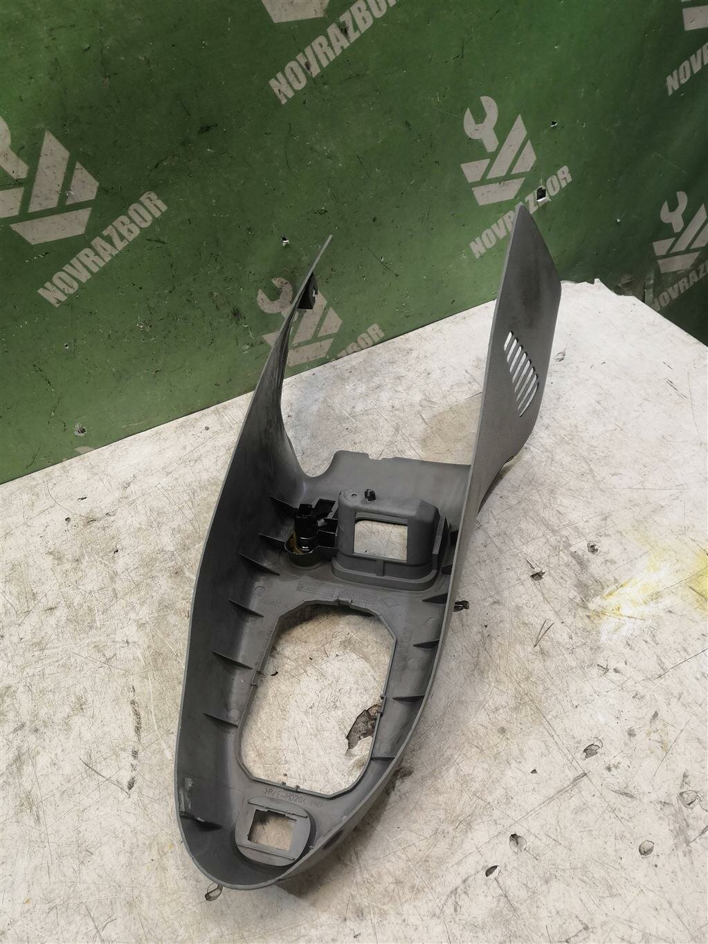 Консоль Renault Clio 2 Symbol 1998-2008 — фото 1
