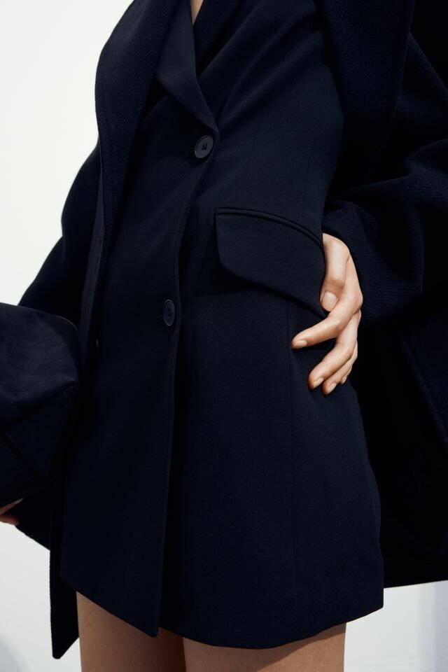 Платье H&M Весна-лето 2023, размер 12, черный — фото 1