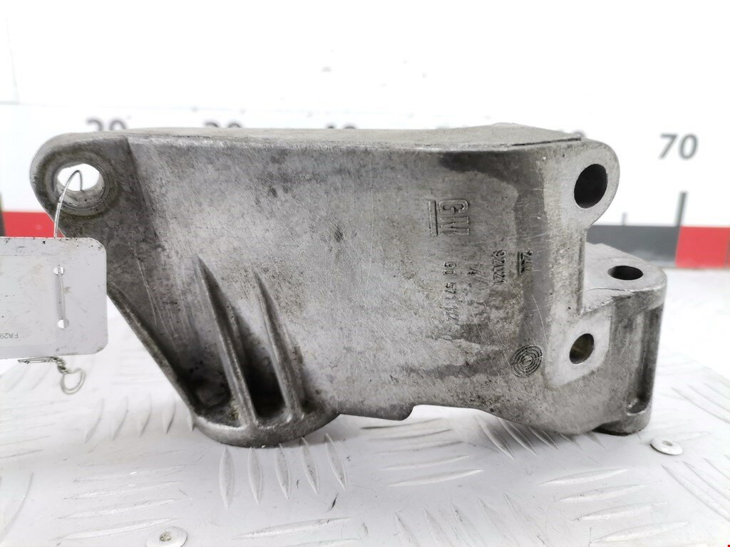 Кронштейн генератора Opel Vectra B 90571112 арт. 1573107