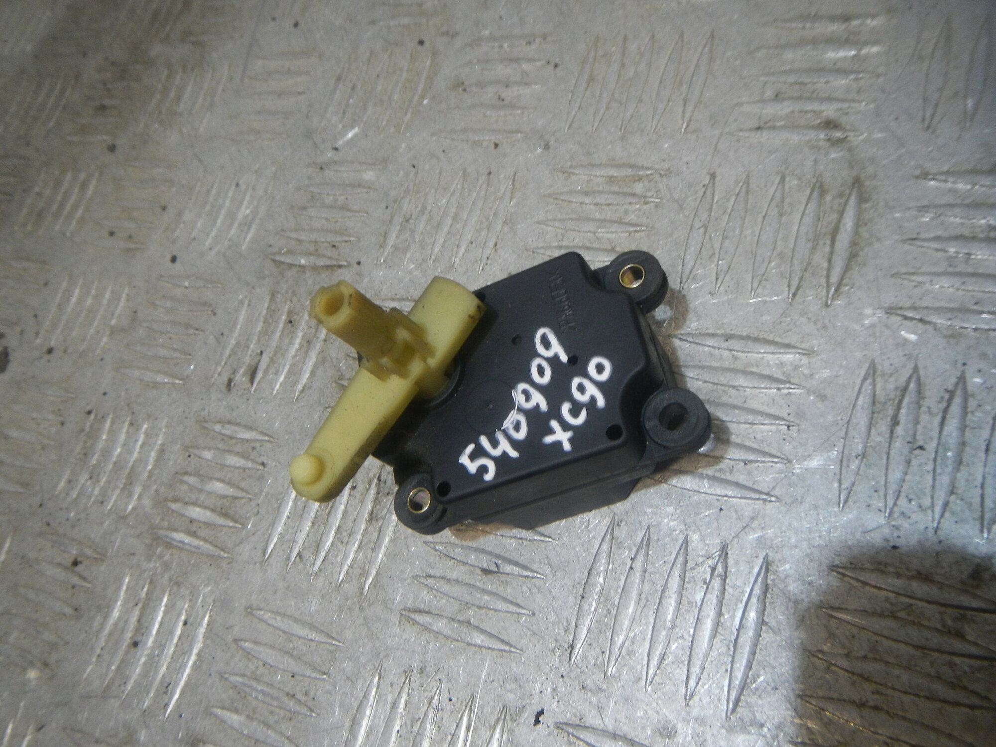 Б/У Моторчик заслонки отопителя, Volvo (Вольво)-XC90 (02-) VOLVO XC90 (02-) Без видимых повреждений. 540909 VOLVO арт. 3...