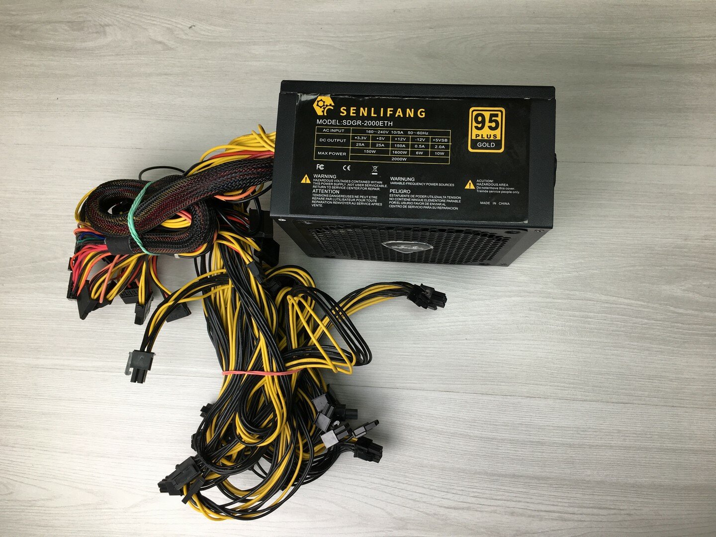 Блок питания 2000W SenliFang sdgr-2000ETH 24+4+4/13*6+2 PCI-E/4xSata ATX