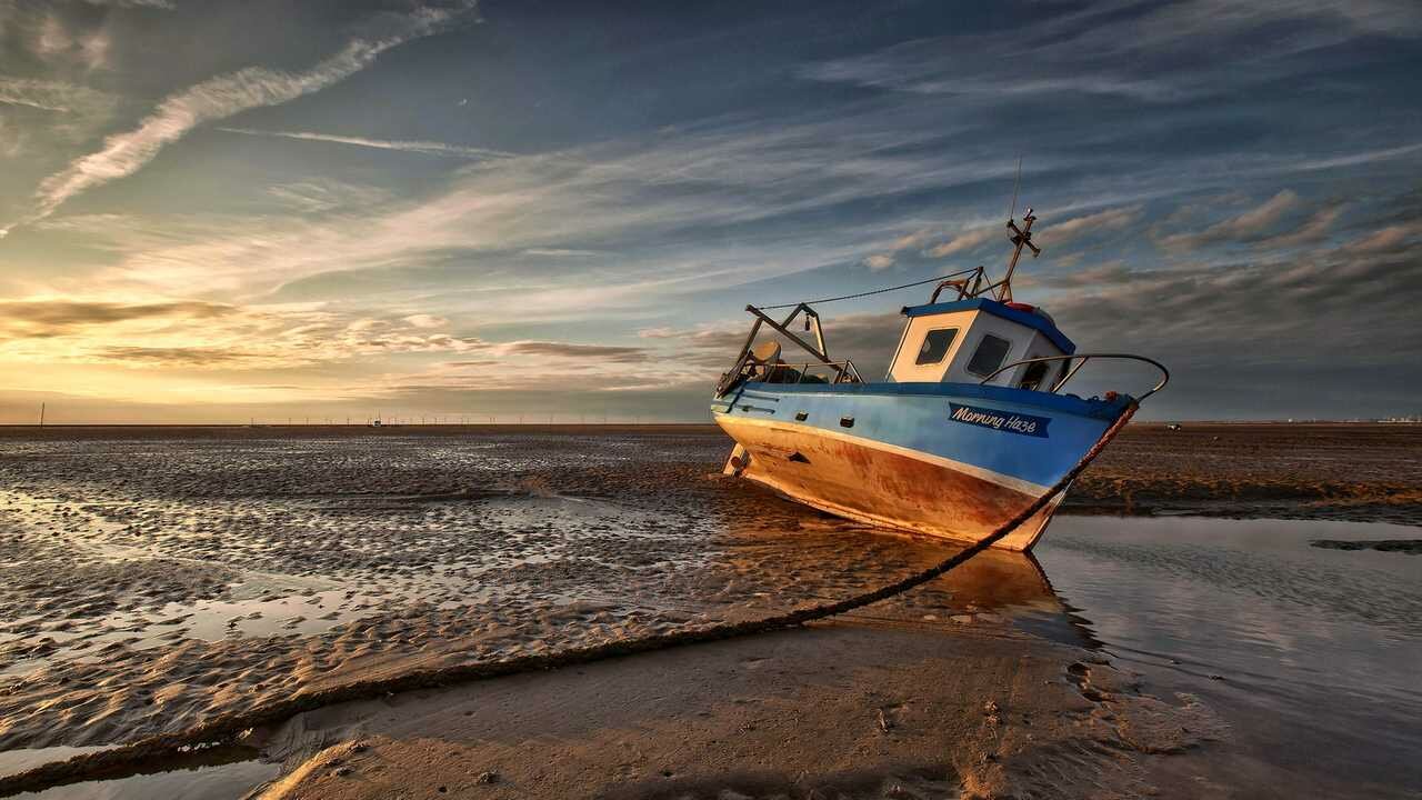 Картина на холсте 110x60 LinxOne "Море мель корабль закат пейзаж" интерьерная для дома / на стену / на кухню / с подрамником