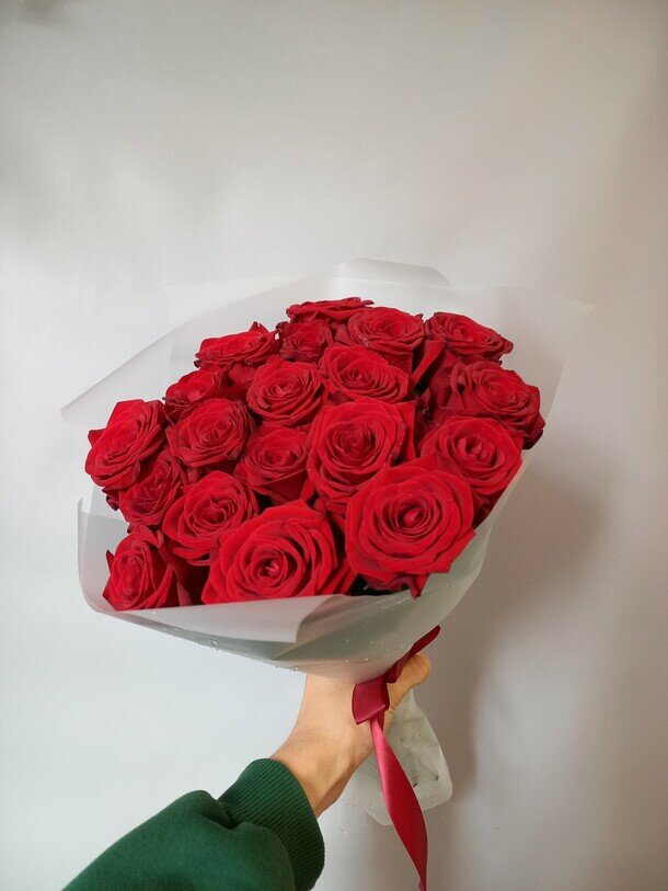Букет Well Flowers "Красная Роза", круглый, XXL, 19 роз, букет свежих цветов