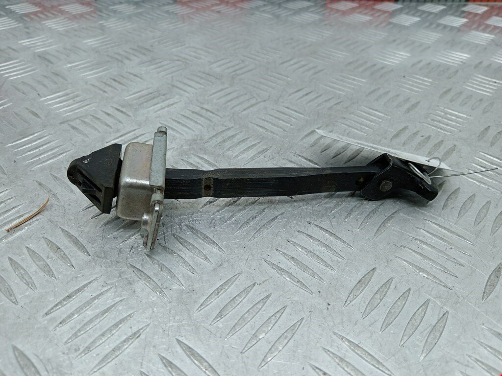 Ограничитель открывания двери Mazda CX-3 (DK) D10E72270 арт. 1759078