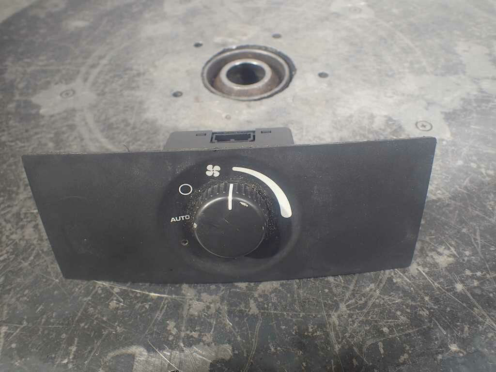 Блок управления печки (климат-контроля) Chrysler Pacifica 1 UB51XDVAC арт. 359113