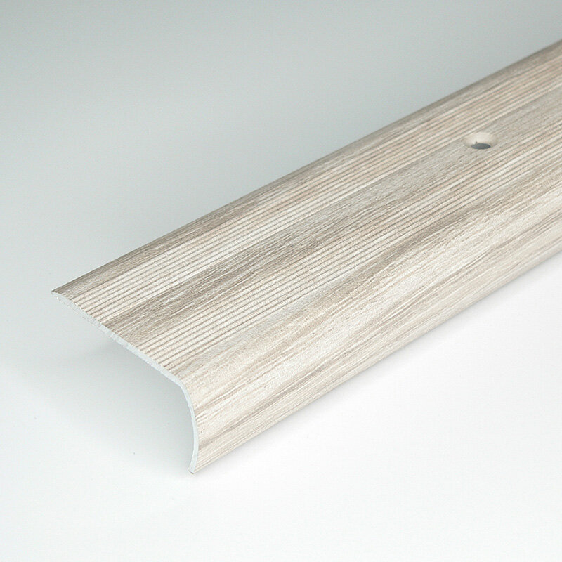 Порожек для напольных покрытий 40х22 мм, длина 0,9 м, уголок алюминиевый Русский профиль, накладки на ступени, дуб камелия