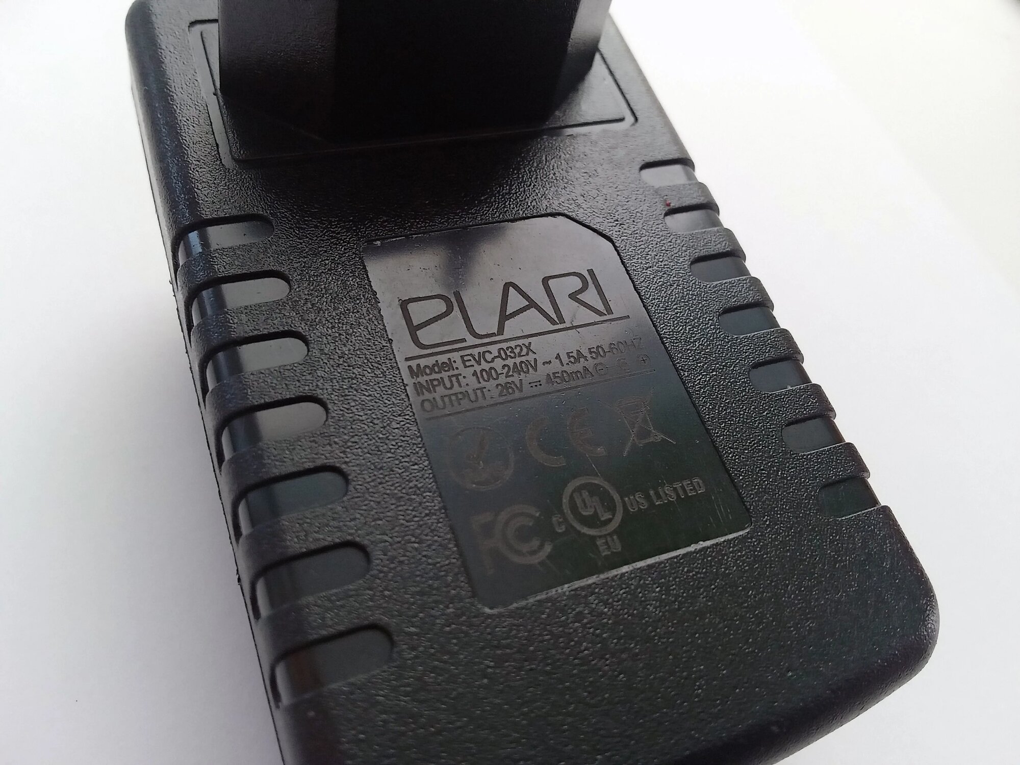 Зарядка для пылесоса Elari RedStormTurbo EVC-032X