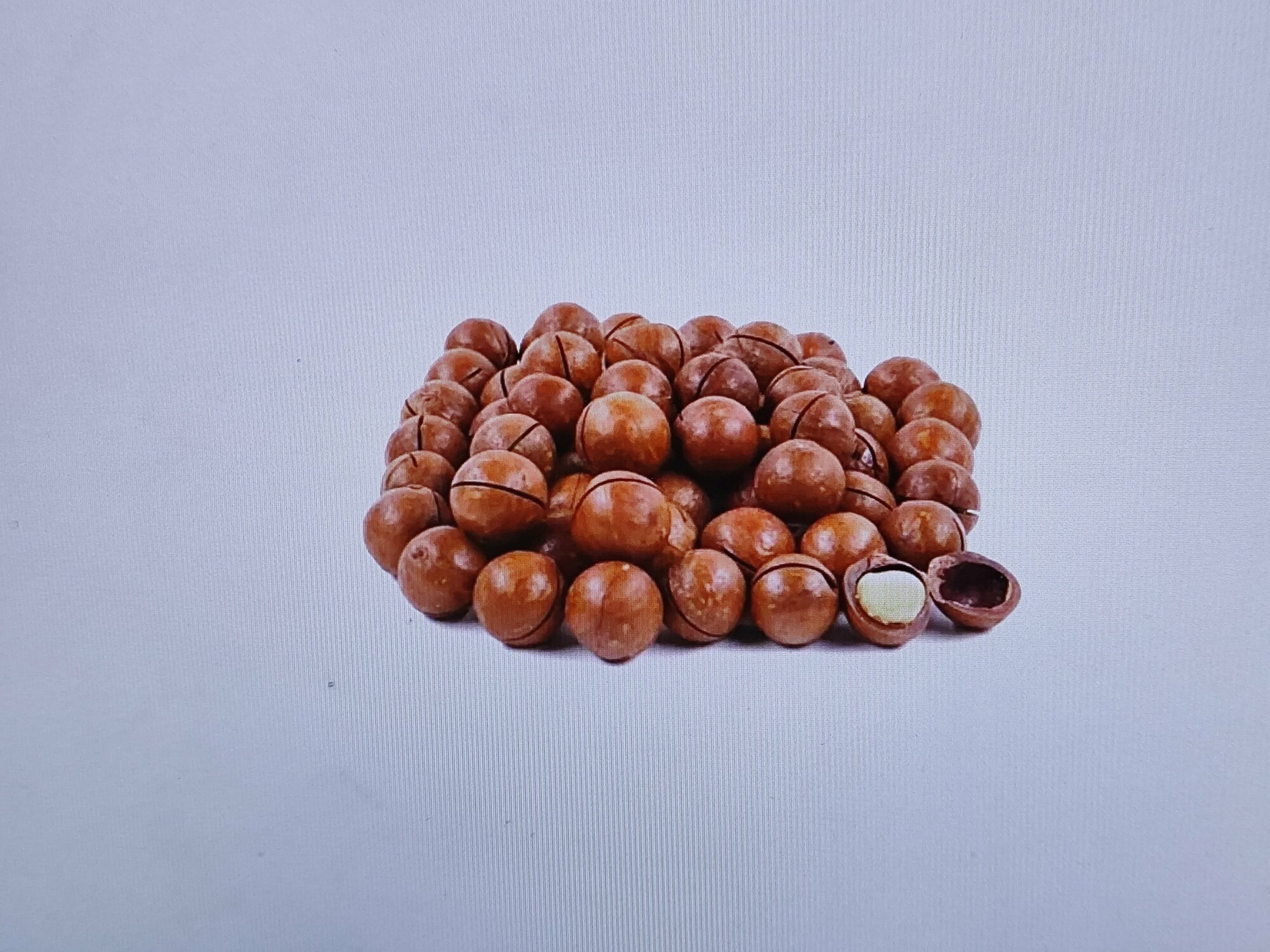 Макадамия в скорлупе 3А с распилом и ключом Frutoss 1 кг / свежий урожай без горечи