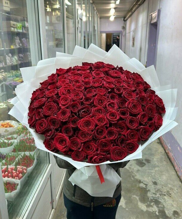 Букет Well Flowers "101 Роза", круглый, размер XL, букет свежих цветов