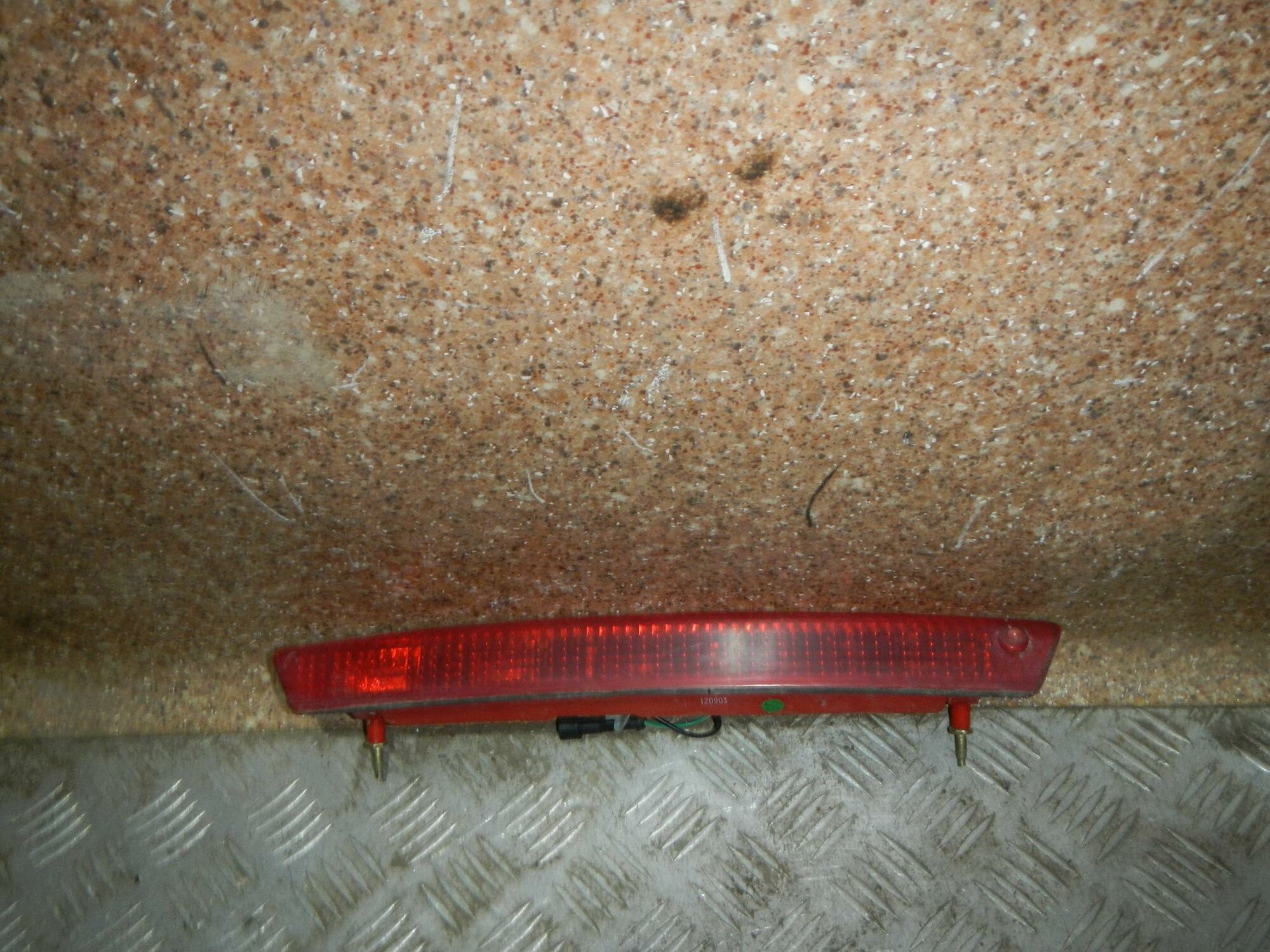 Б/У Фонарь задний (стоп сигнал), Geely (Джили)-EMGRAND EC7 (09-13) GEELY EMGRAND EC7 (09-13) Хетчбэк. Потертости. 493838 ...