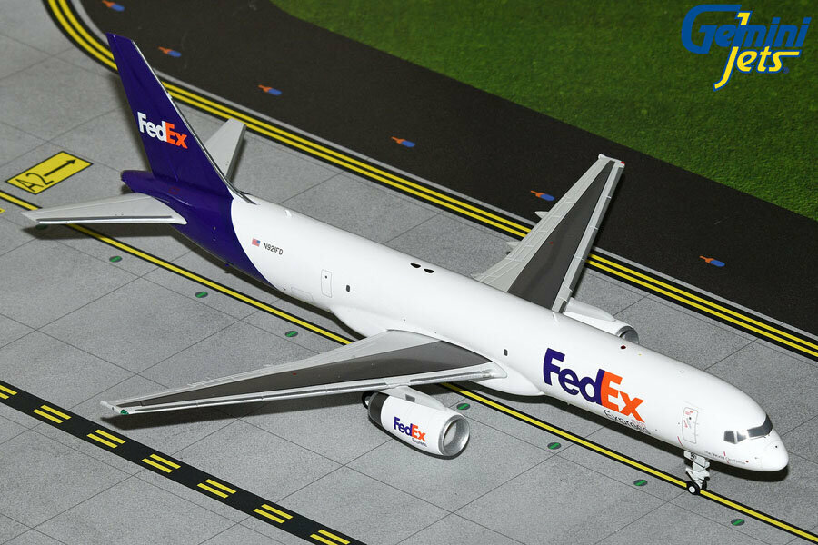 Gemini Jets Модель самолета Boeing 757-200SF FedEx