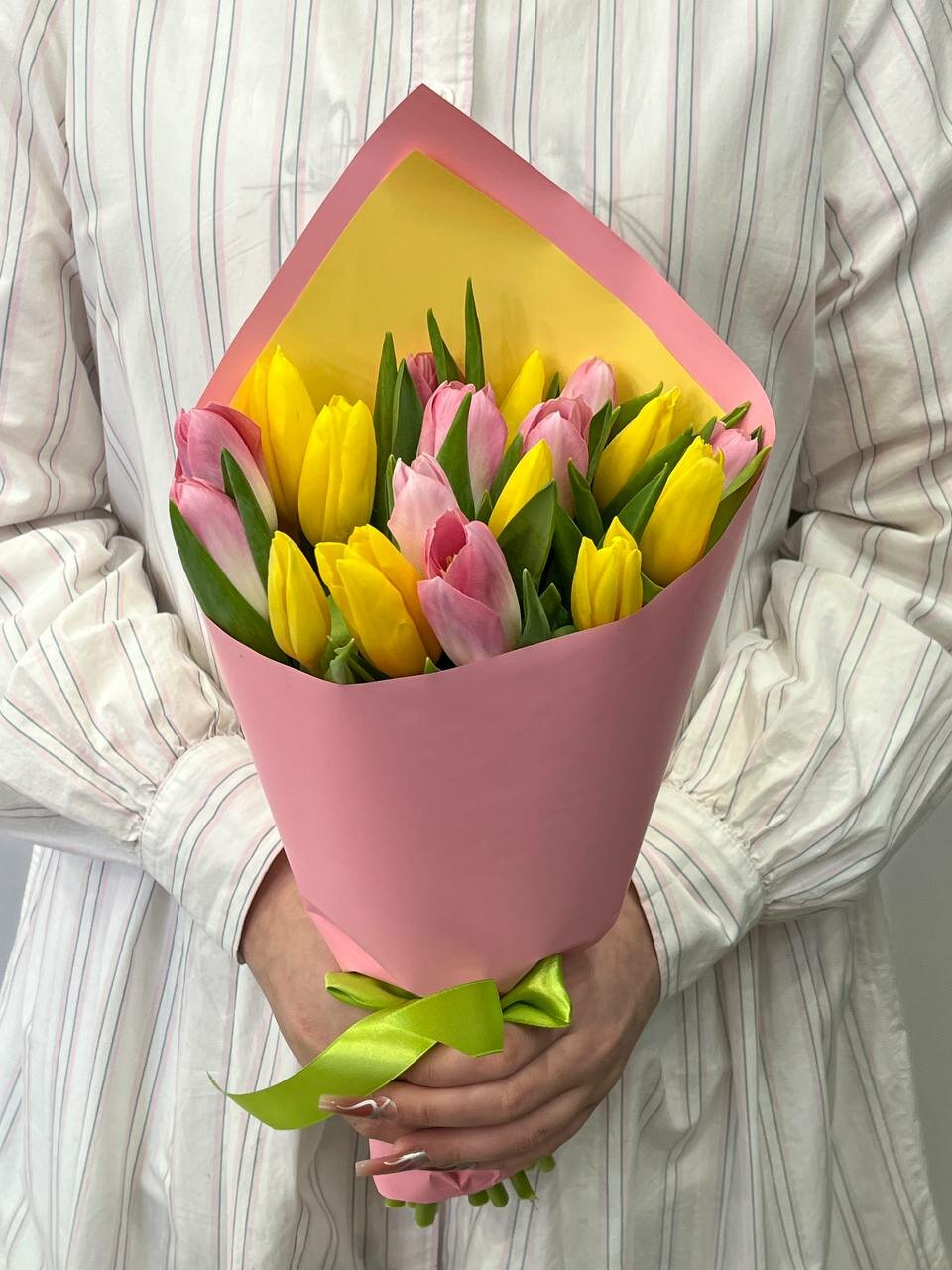Букет из тюльпанов «Мерунн» - 25 шт