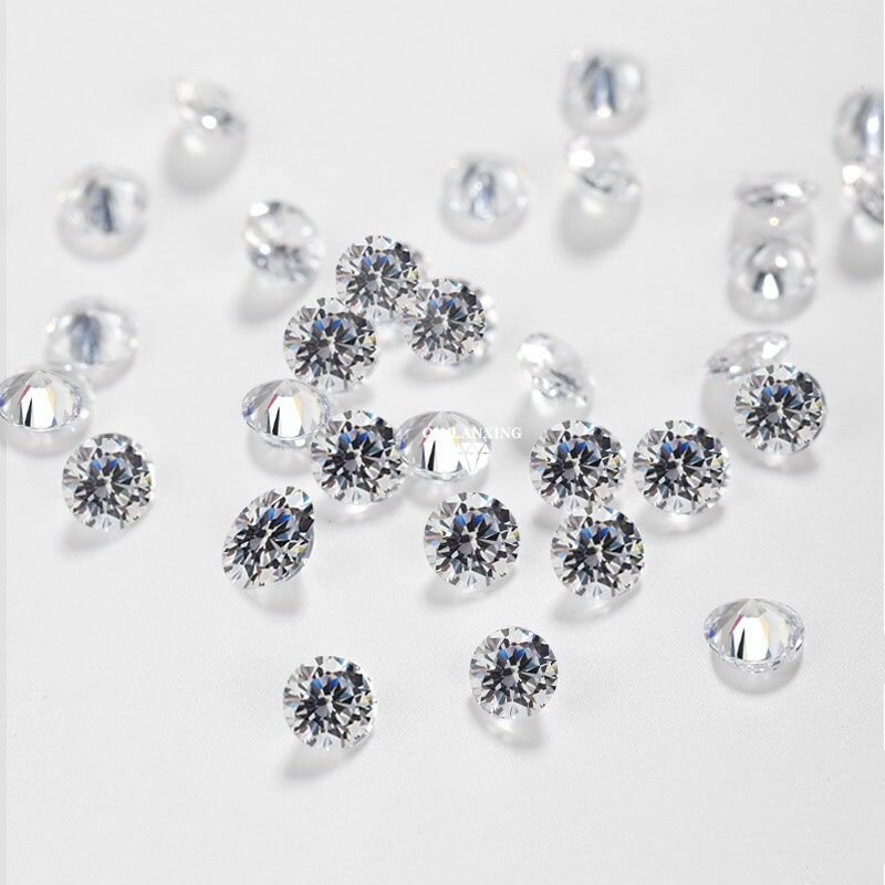Ювелирный кристалл из фианита, 4мм (50 шт.), форма круг, кристально-прозрачный.