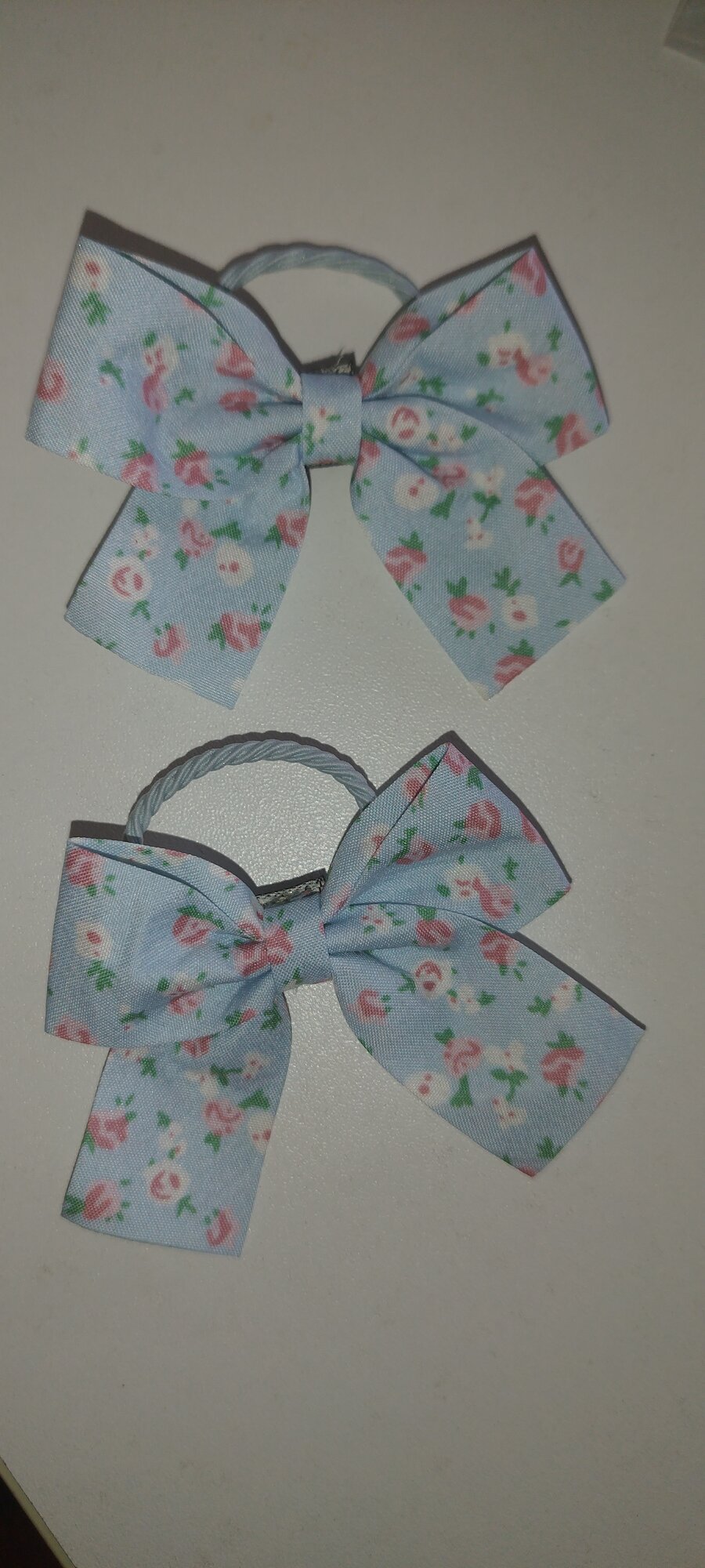 Бантики в цветочек для девочки голубые