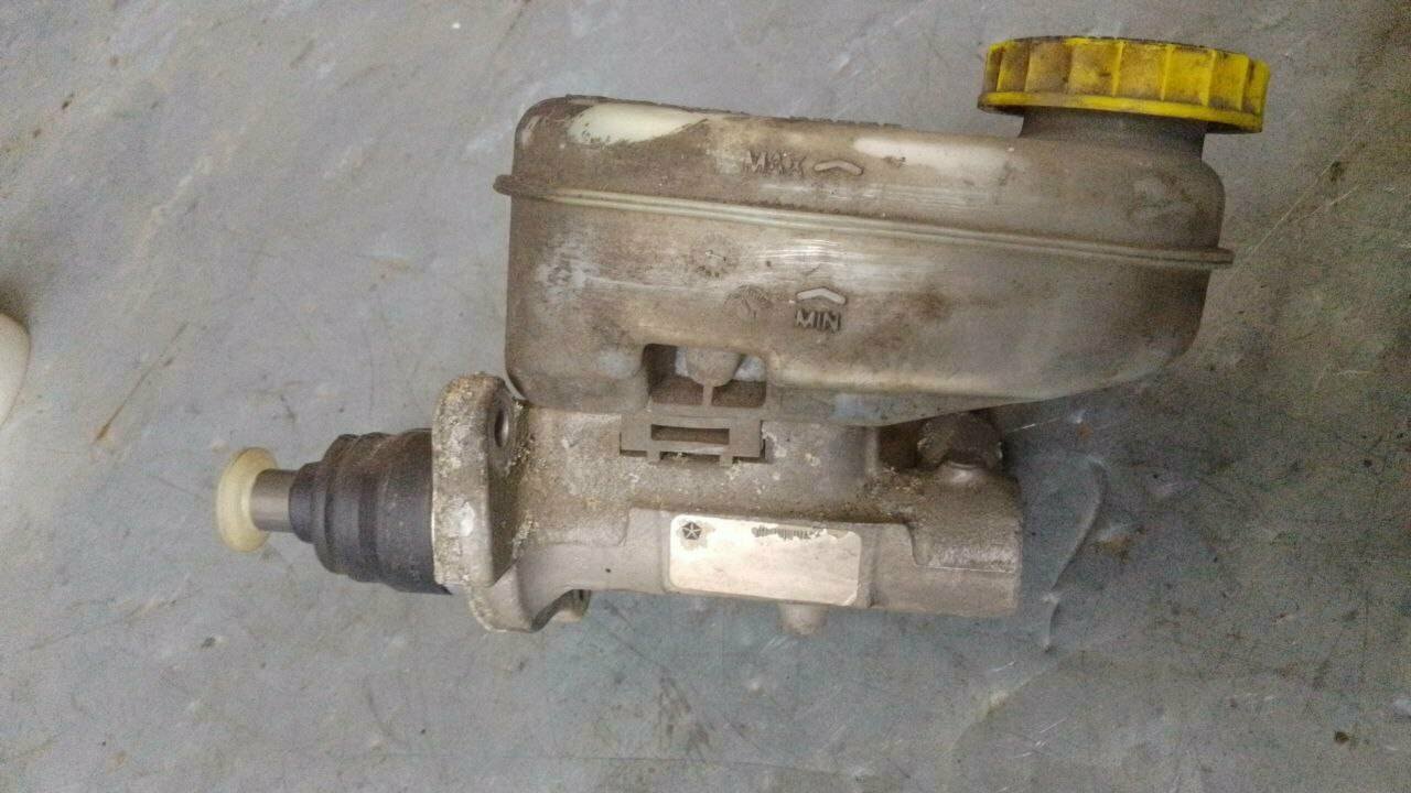 Главный тормозной цилиндр Chrysler Sebring 2 (2000 - 2003)