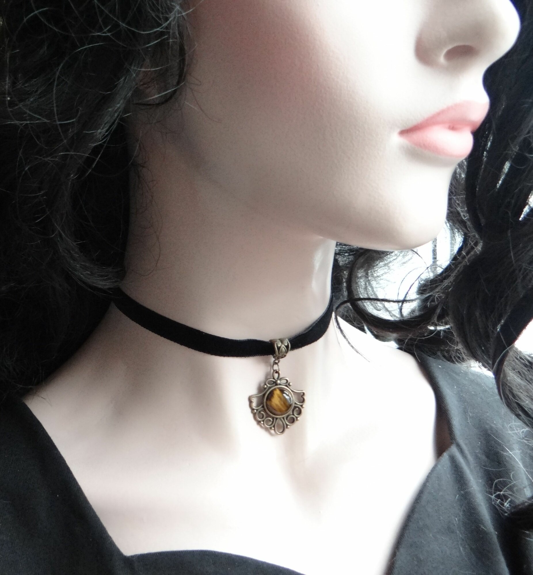 Чокер, тигровый глаз