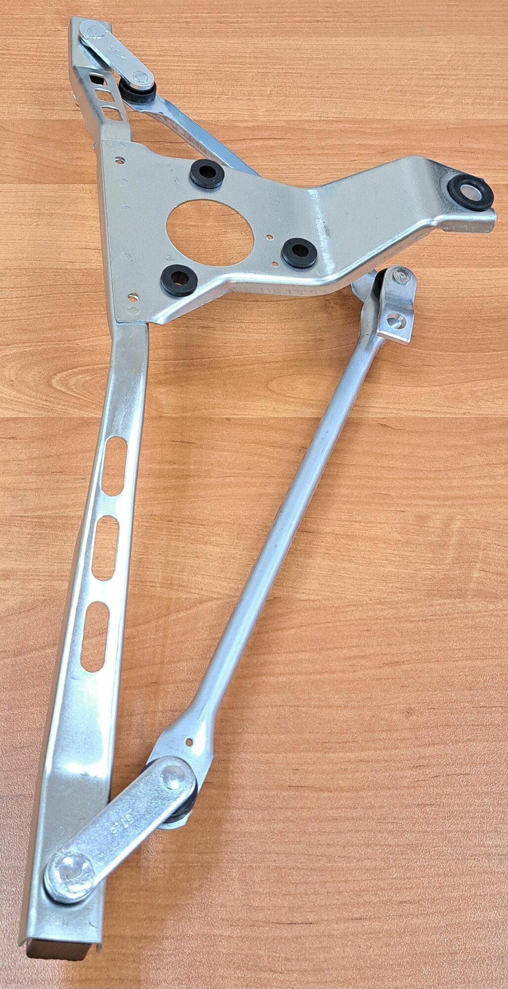 2108-5205010 Трапеция стеклоочистителя 2-х щёточная, под вал 12 мм, подходит для ВАЗ (ан. 492.5205400)