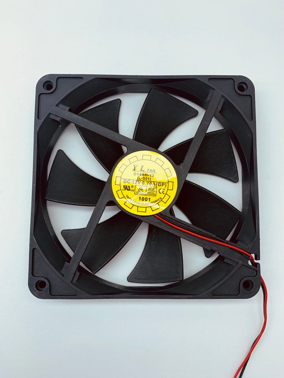 Кулер для бп 140 mm Zumax Corsair LX