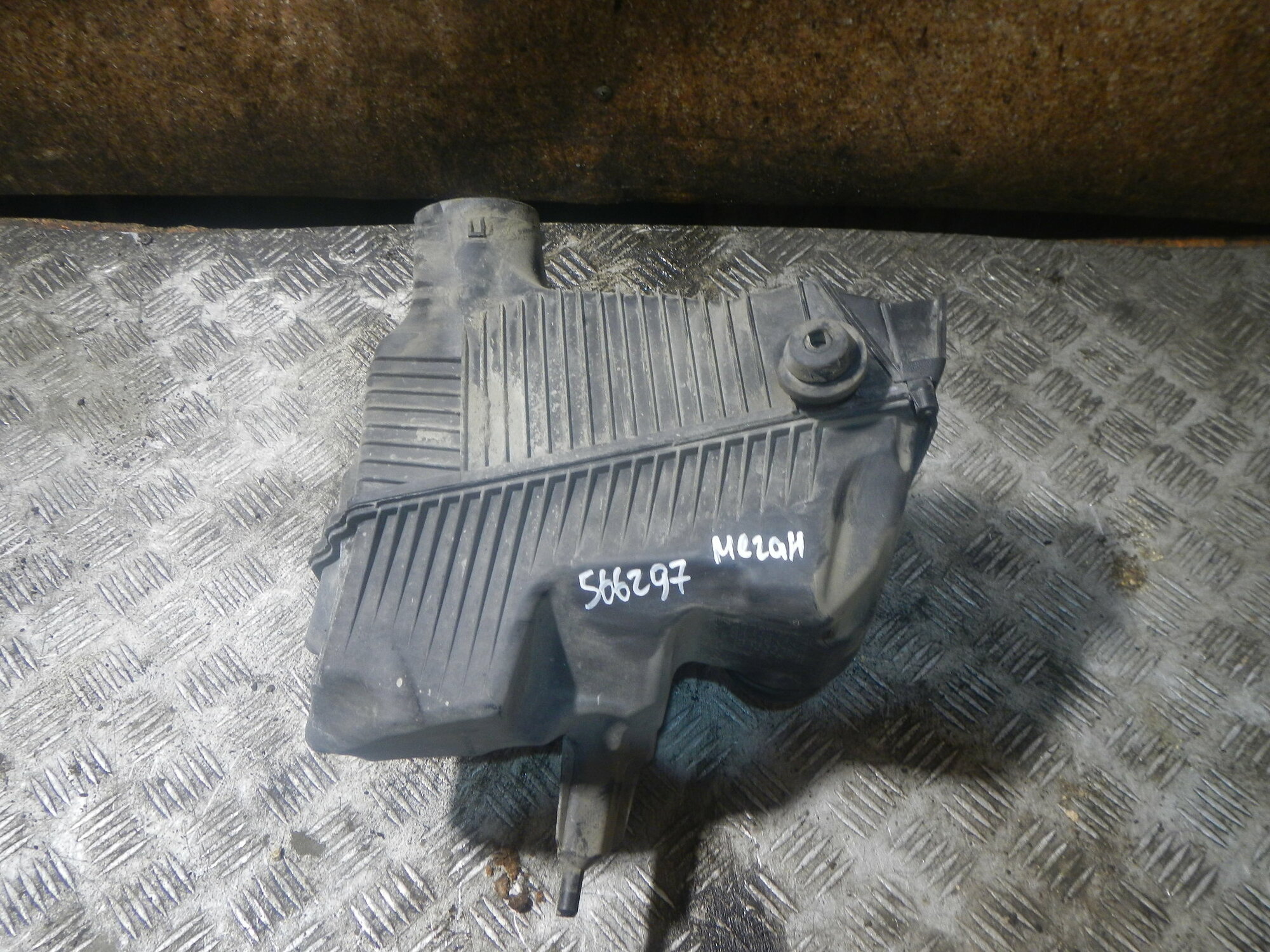 Б/У Корпус воздушного фильтра, Renault (Рено)-MEGANE II (02-09) RENAULT MEGANE II (02-09) Без видимых повреждений. 56629...