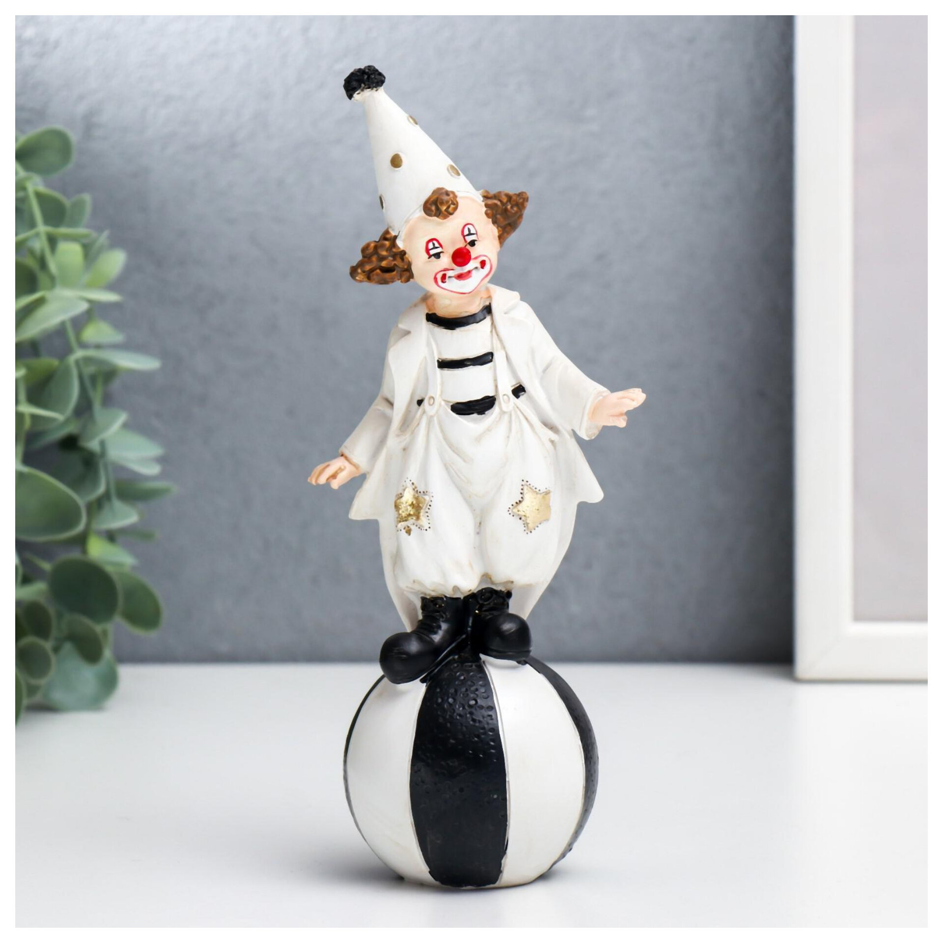 Декоративная статуэтка «Клоун на шаре», 7х5,5х18 см, полистоун