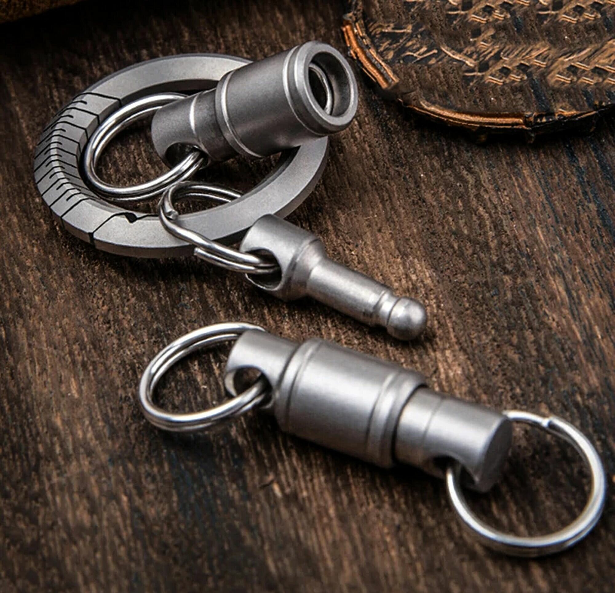 Брелок-карабин