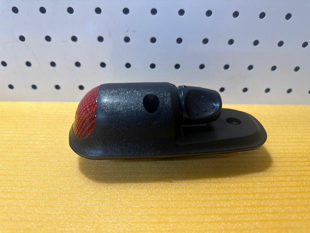 Фонарь габаритный на крышу ДАФ рено вольво красный