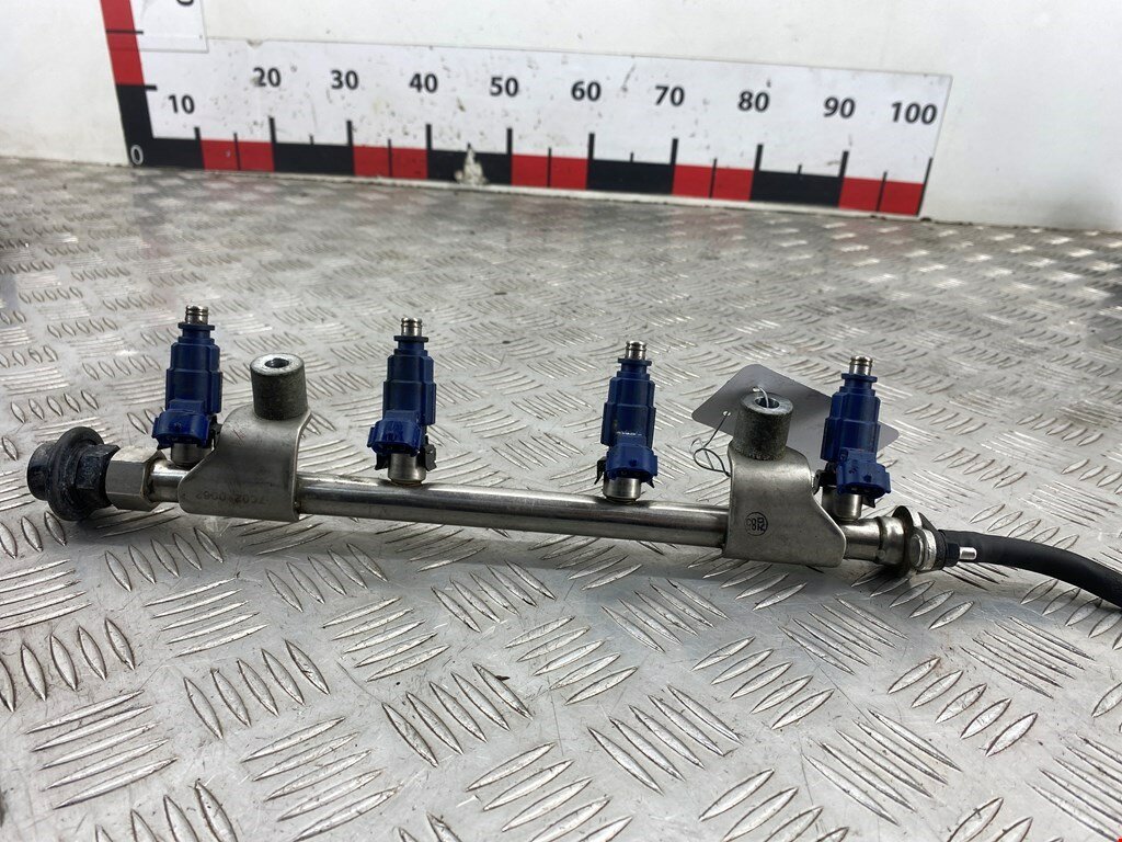 Форсунка бензиновая электрическая Kia Ceed 1 (ED) 353102B000 арт. 1918752