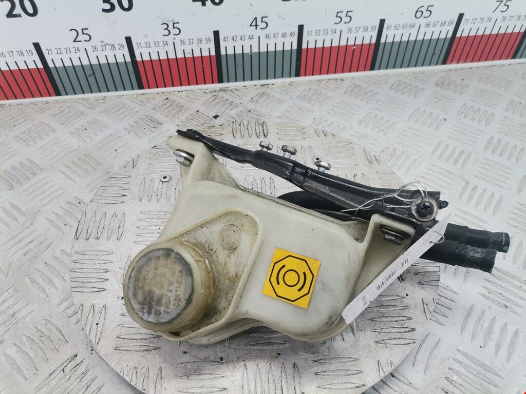 Бачок тормозной жидкости Maserati Quattroporte 5 203903 арт. 2111126