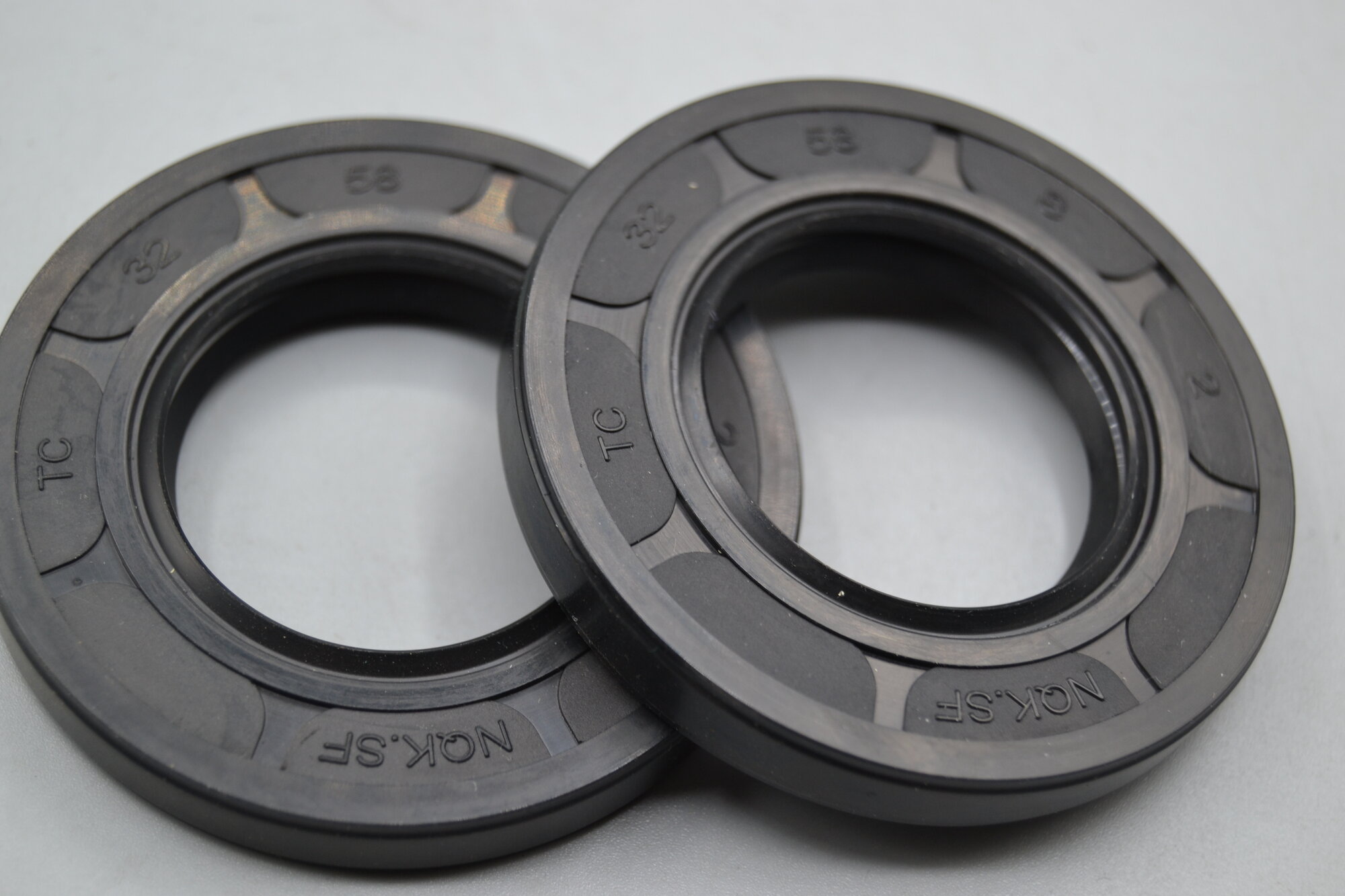 Манжеты сальники 32x58x8 (2 шт)