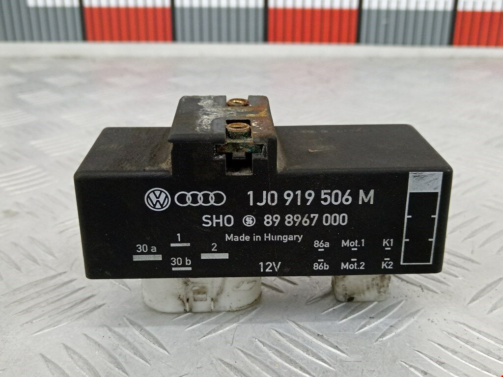 Блок управления вентилятором Volkswagen Polo 4 1J0919506M арт. 1850598