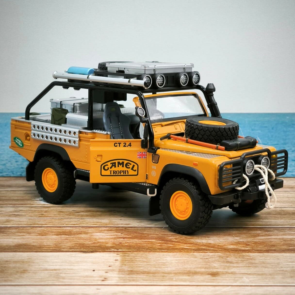 Машина металлическая Land Rover "Defender 90", масштаб 1:24, с инерцией
