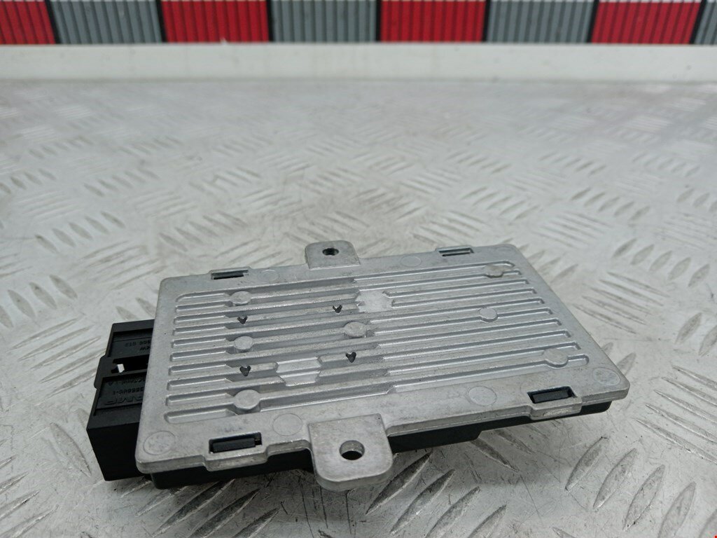 Блок управления рулевой колонкой BMW 7-Series (E65/E66) 32306788716 арт. 1906045