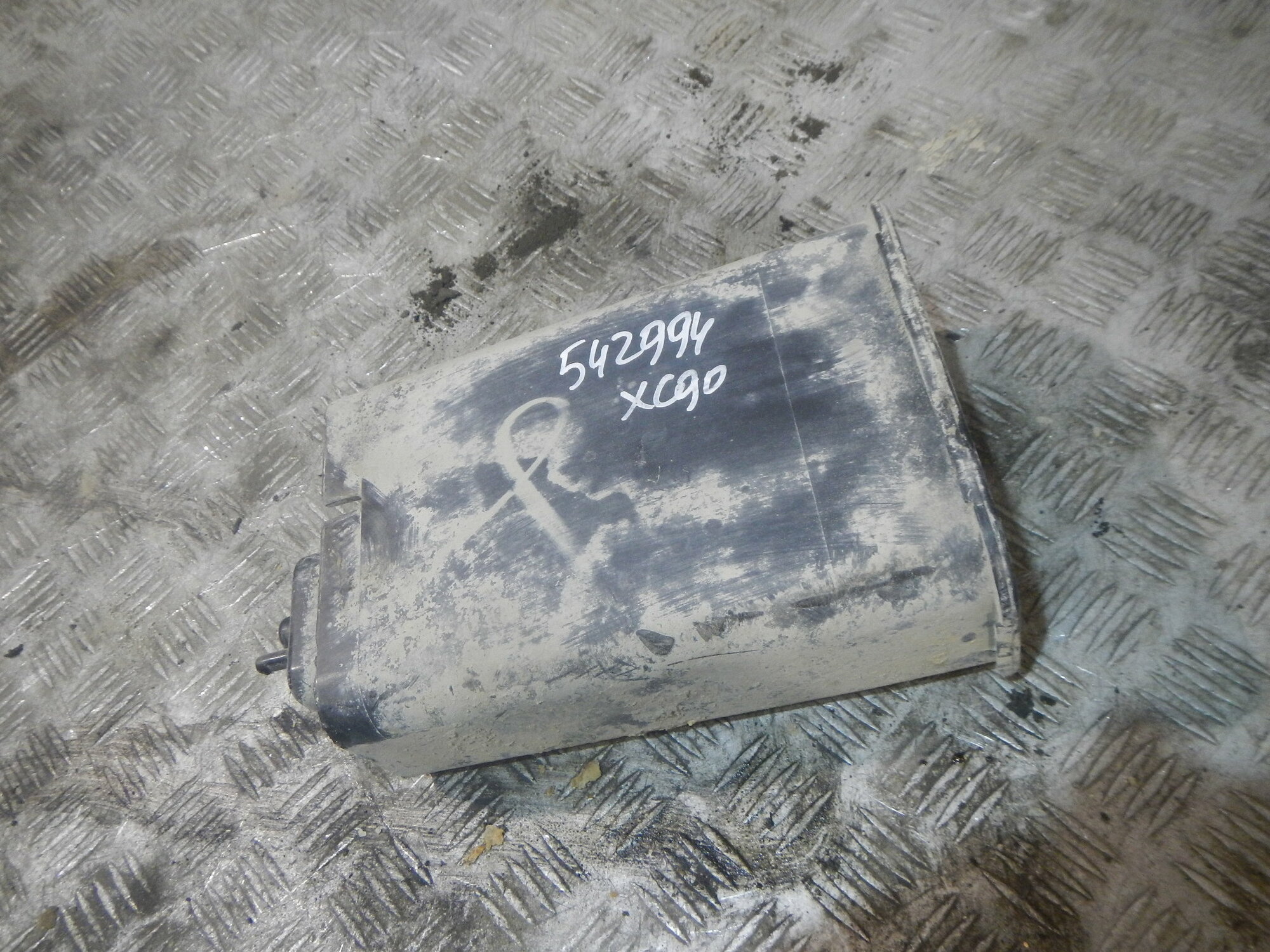 Б/У Абсорбер (фильтр угольный), Volvo (Вольво)-XC90 (02-) VOLVO XC90 (02-) 2,9 Без видимых повреждений. 542994 VOLVO арт....