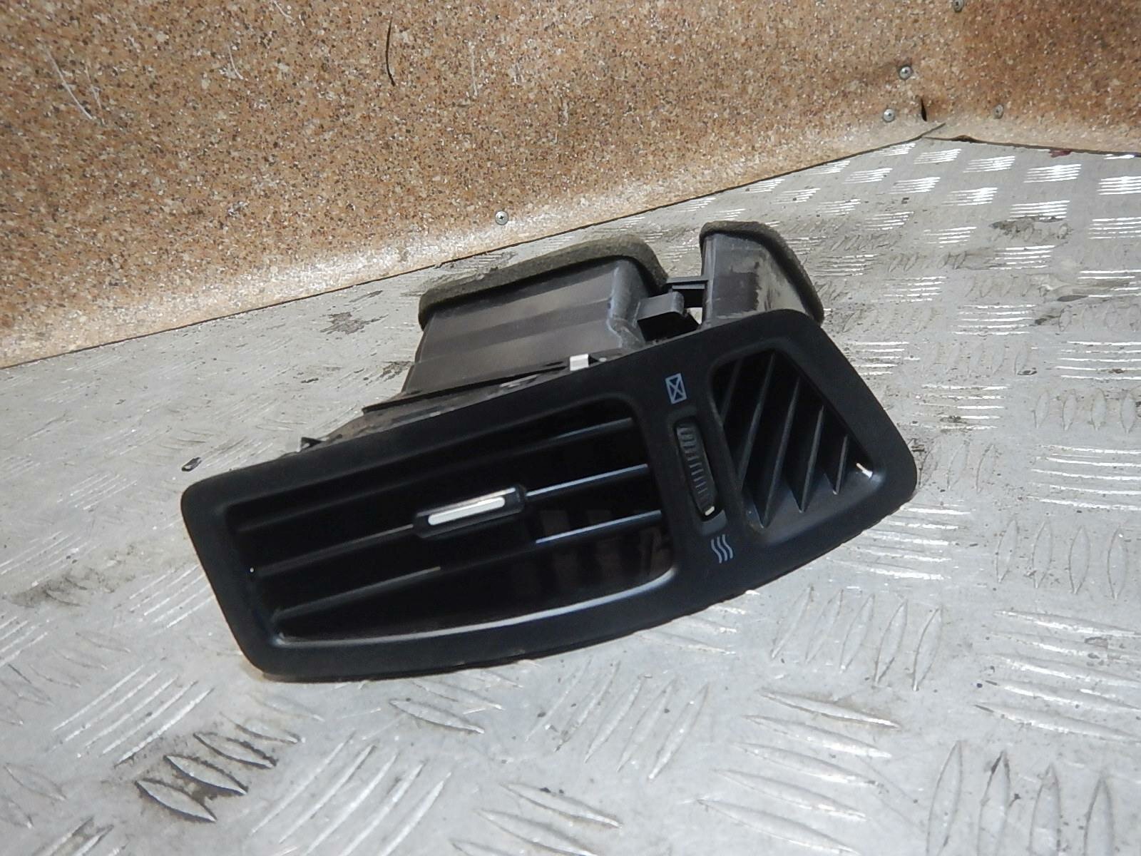 Б/У Дефлектор воздушный, KIA (Киа)-CEED (07-12) KIA CEED (07-12) правый Без видимых повреждений. 445310 Hyundai-KIA арт. ...