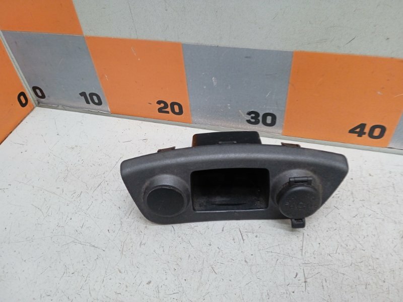 Б/У гнездо, Киа Рио 2 Прикуриватель Kia Rio 2008 2, JB 264031 Hyundai-KIA арт. 933951G050X5