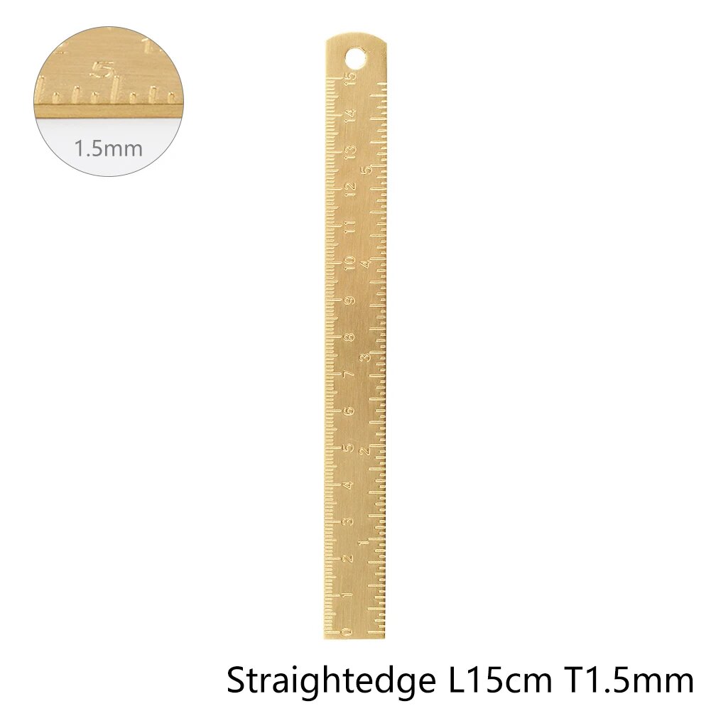 Металлическая треугольная линейка