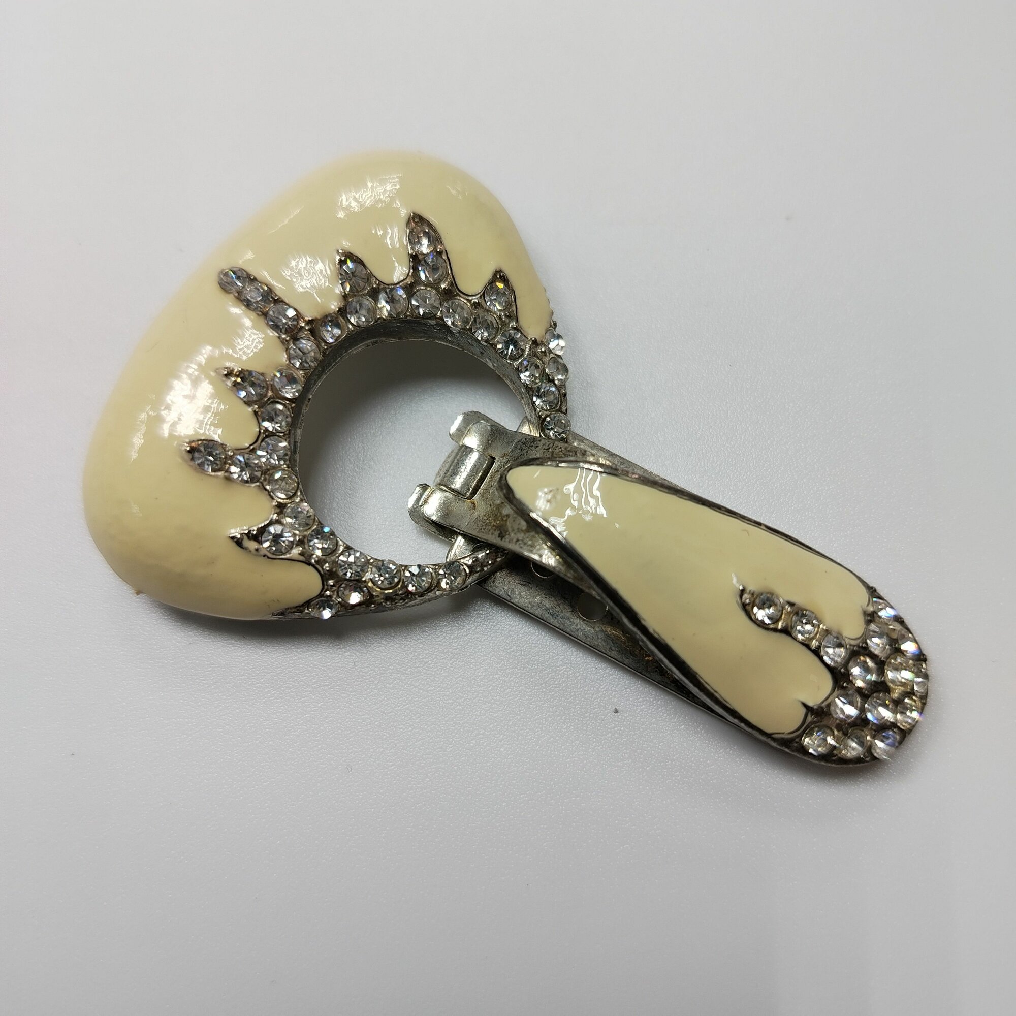 Застежка - клевант для верхней одежды