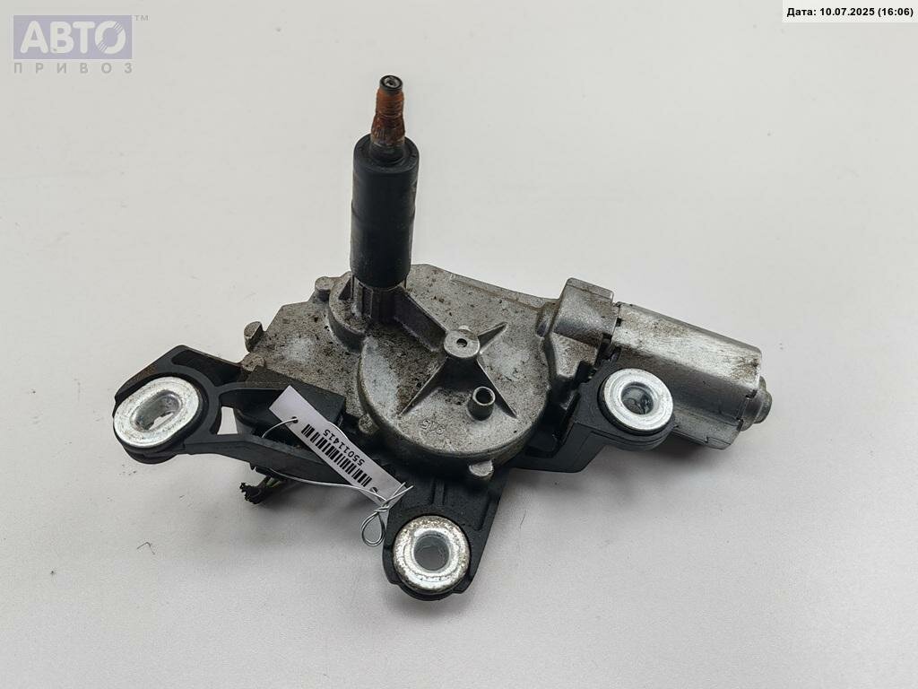 Двигатель стеклоочистителя заднего (моторчик дворников) Volkswagen Caddy (2004-2010)